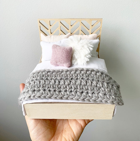 Queen Herringbone Bed – Whimsy Woods
